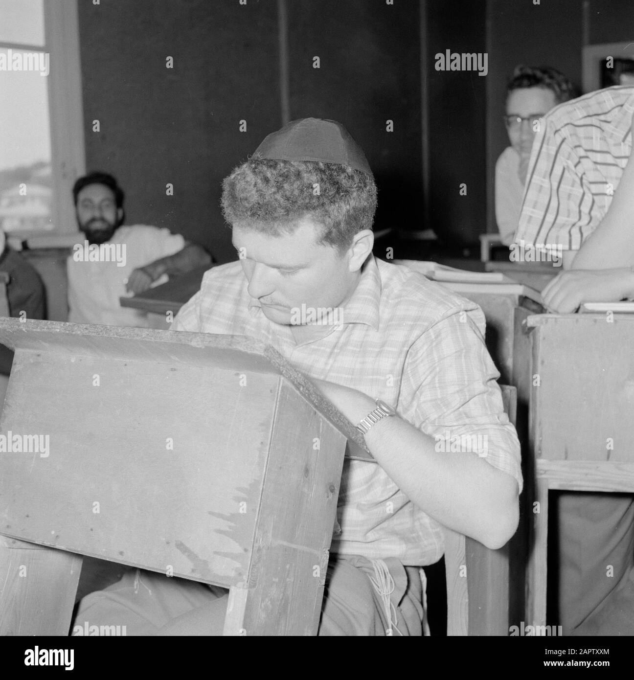 Hasidim Black and White Stock Photos & Images - Alamy