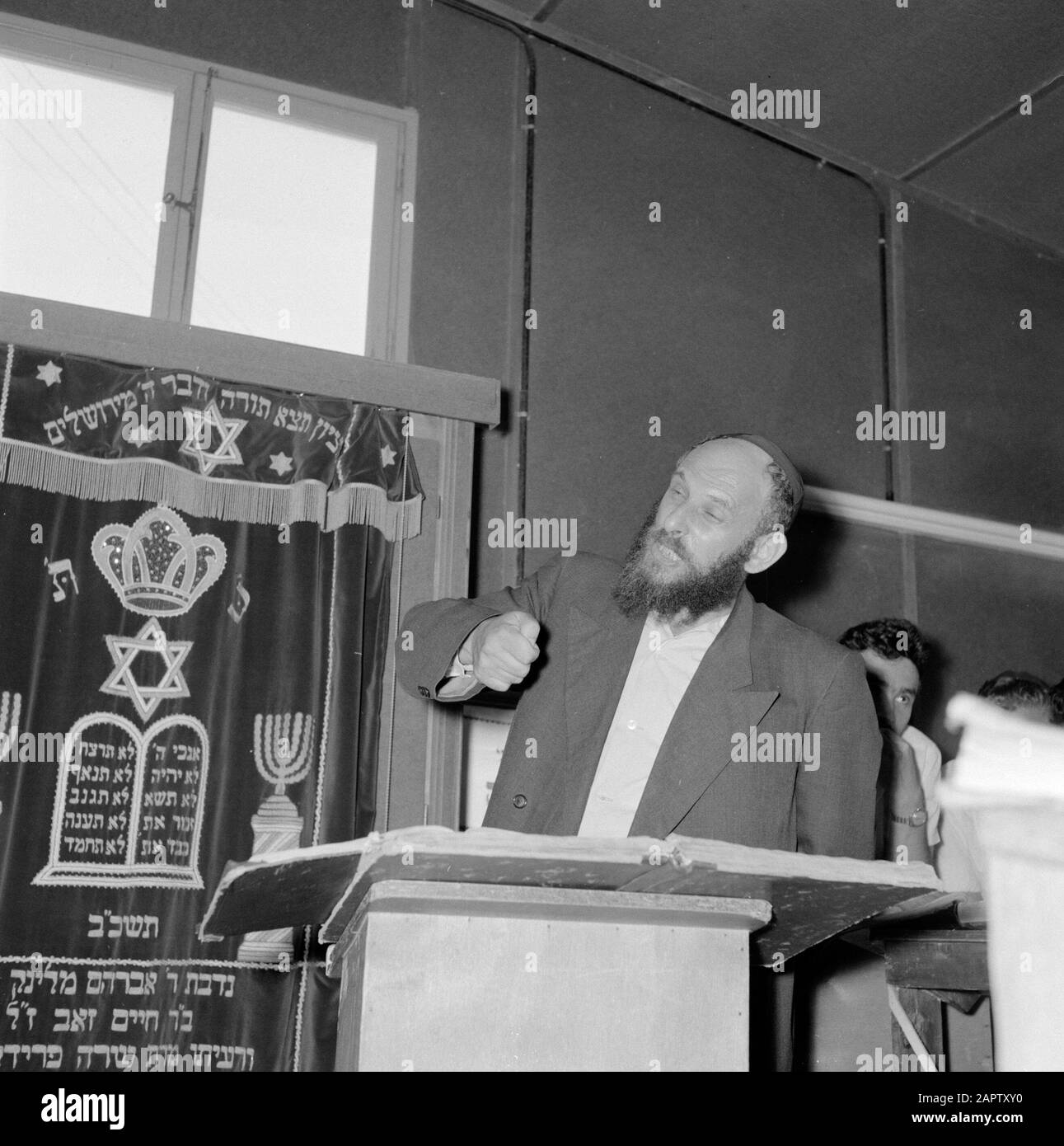 Hasidim Black and White Stock Photos & Images - Alamy