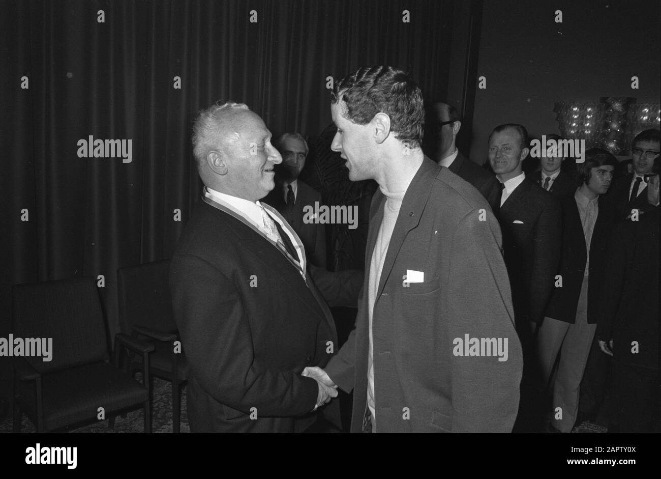 Moerman says goodbye hi-res stock photography and images - Alamy