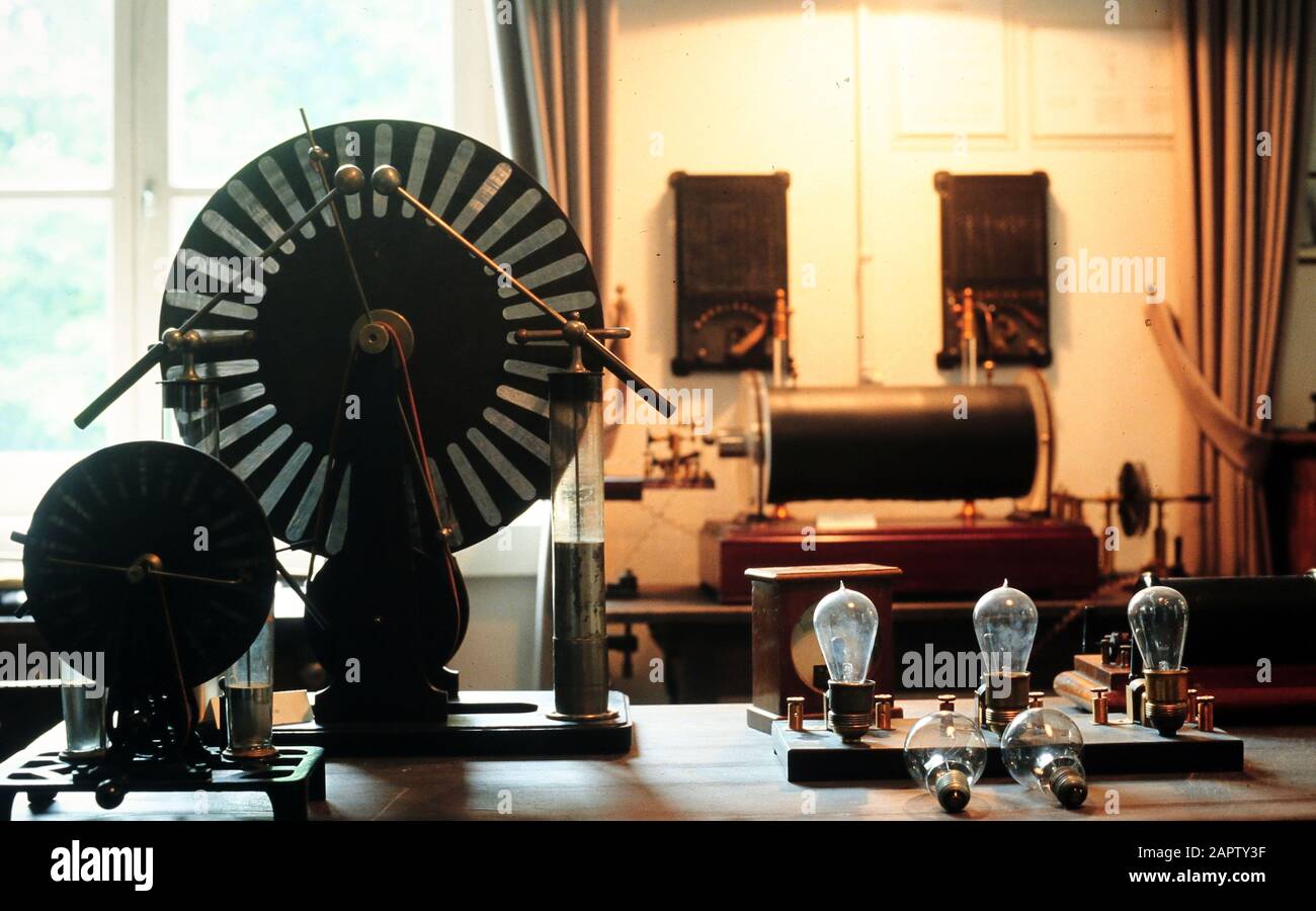 Conrad wilhelm rontgen x ray laboratory at the university of wurzburg ...