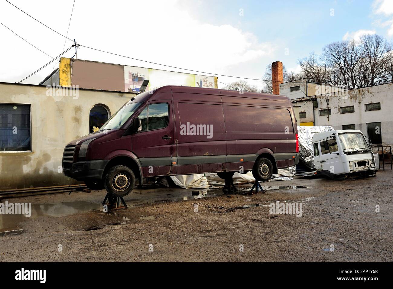 Breakdown truck hi-res stock photography and images - Alamy