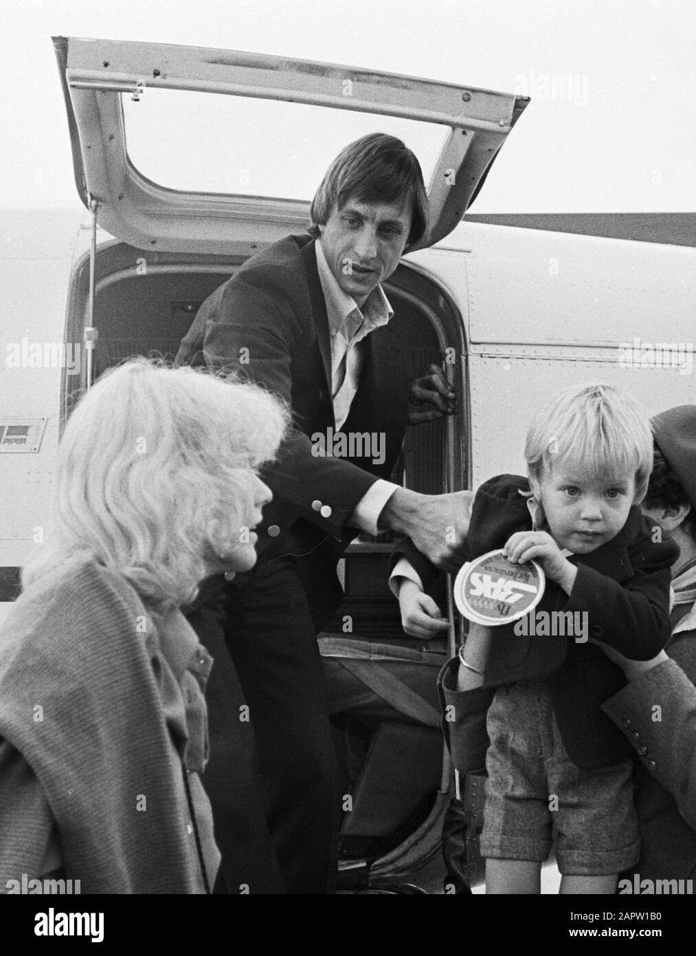 Departure Dutch team from Schiphol to Northern Ireland Cruyff with son ...