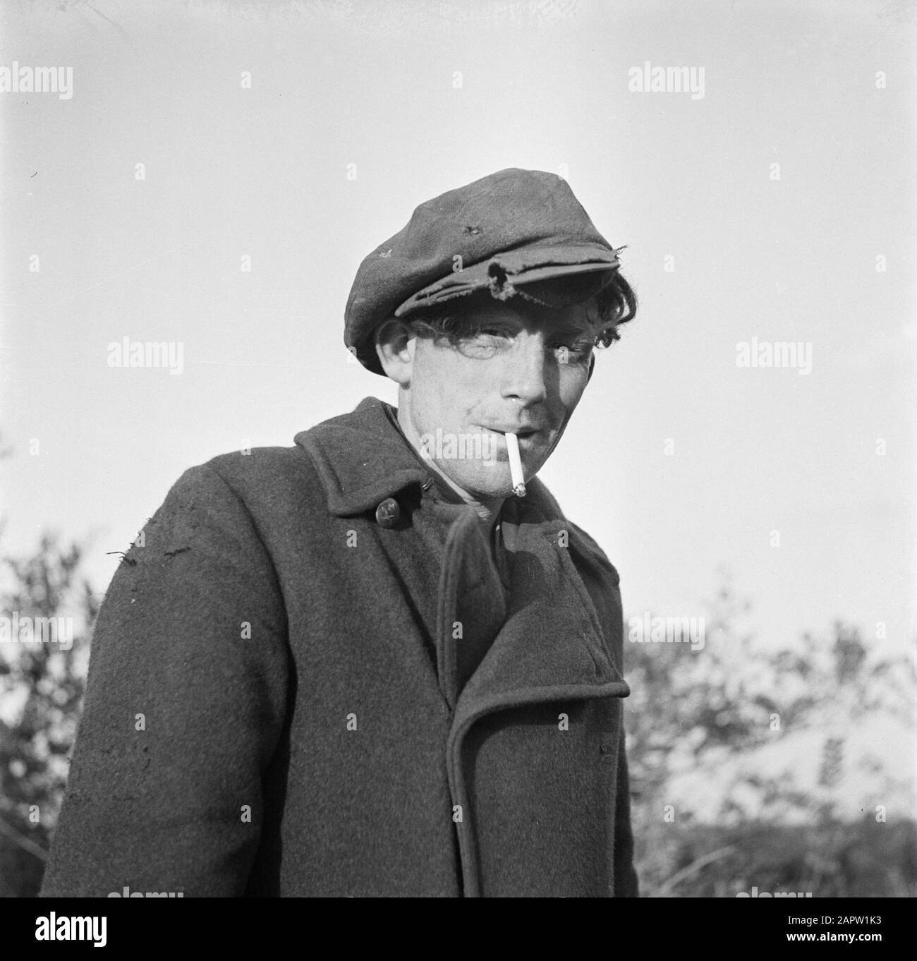 Tinkers in Ireland Young Tinker, with cap and cigarette Annotation ...