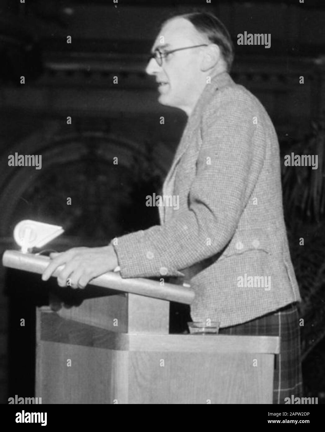 Joseph Macleod in the Concertgebouw in Amsterdam on 23 February 1946 ...
