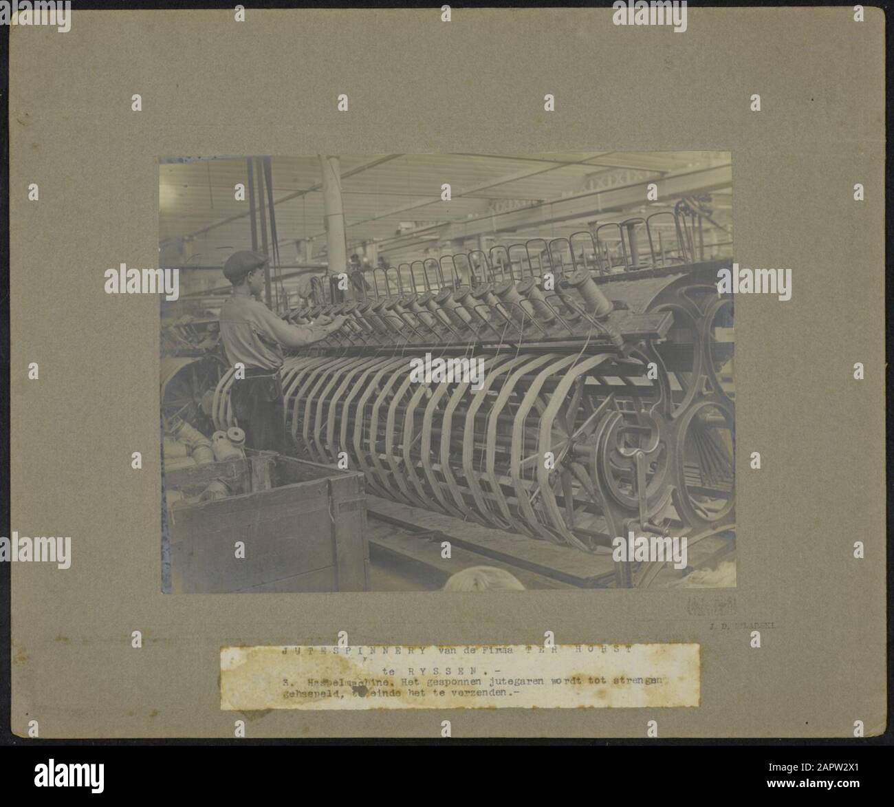 Jute yarn hi-res stock photography and images - Alamy