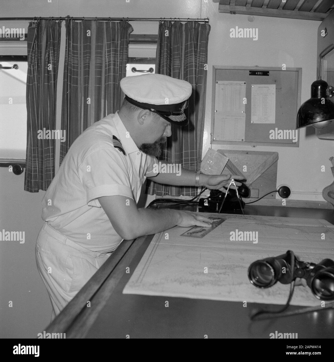 Captains map Black and White Stock Photos & Images - Alamy