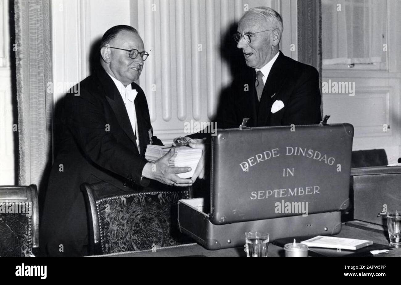 Kieft, J. van de (SDAP /PvdA). Prince's Day 1955, opening of the States ...