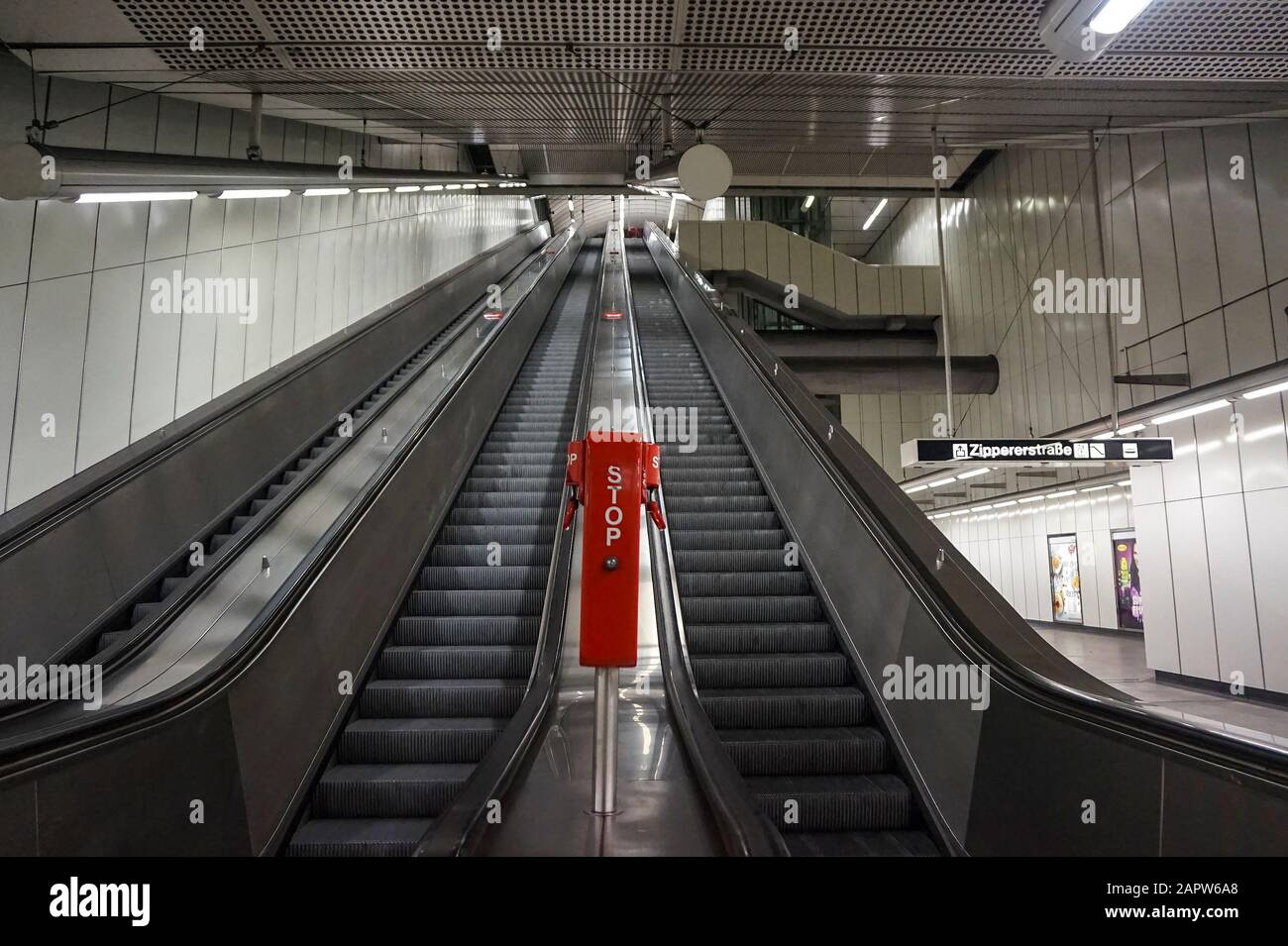 Ubahn wien hi-res stock photography and images - Alamy