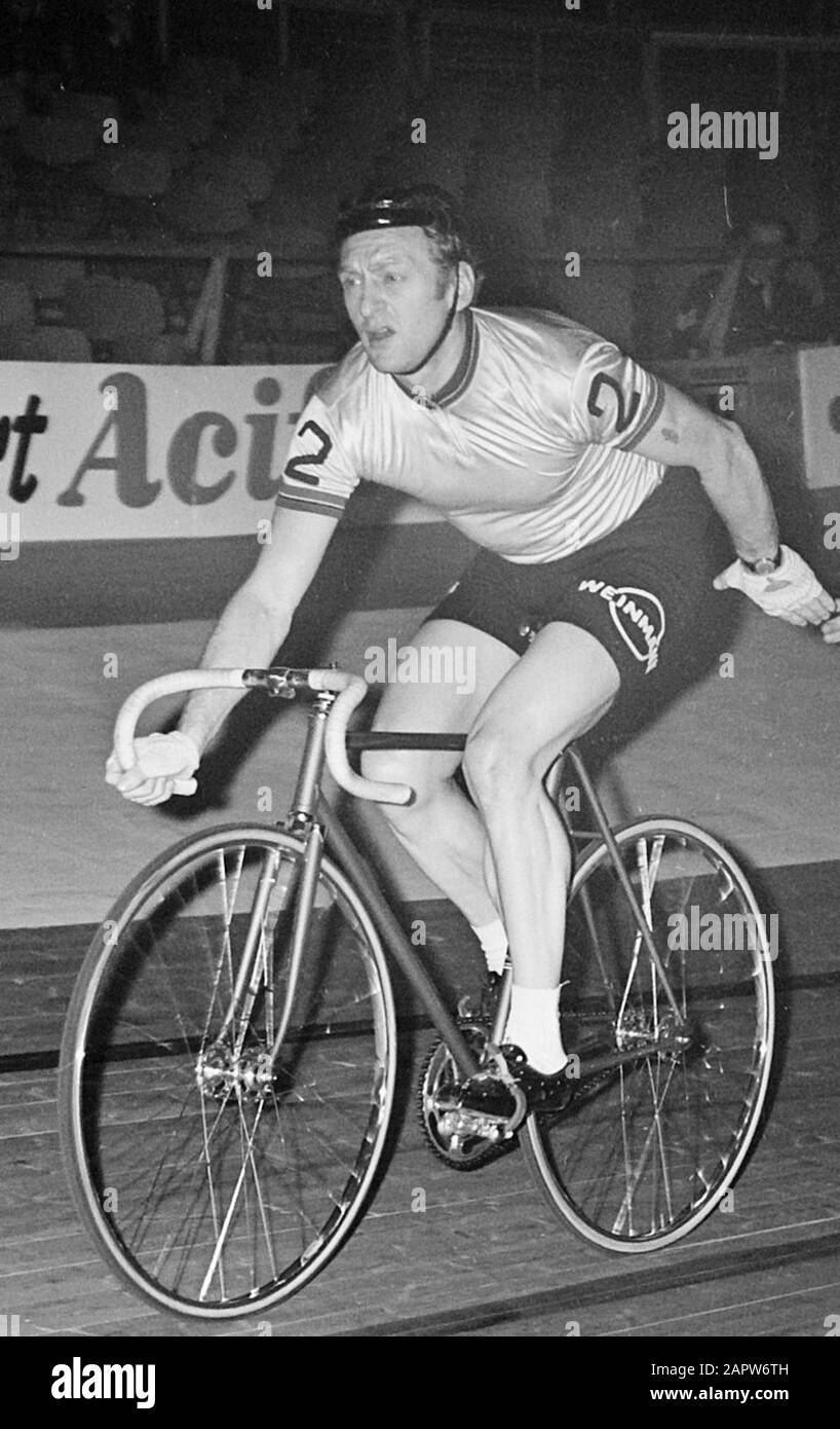 Track day preparation Black and White Stock Photos & Images - Alamy