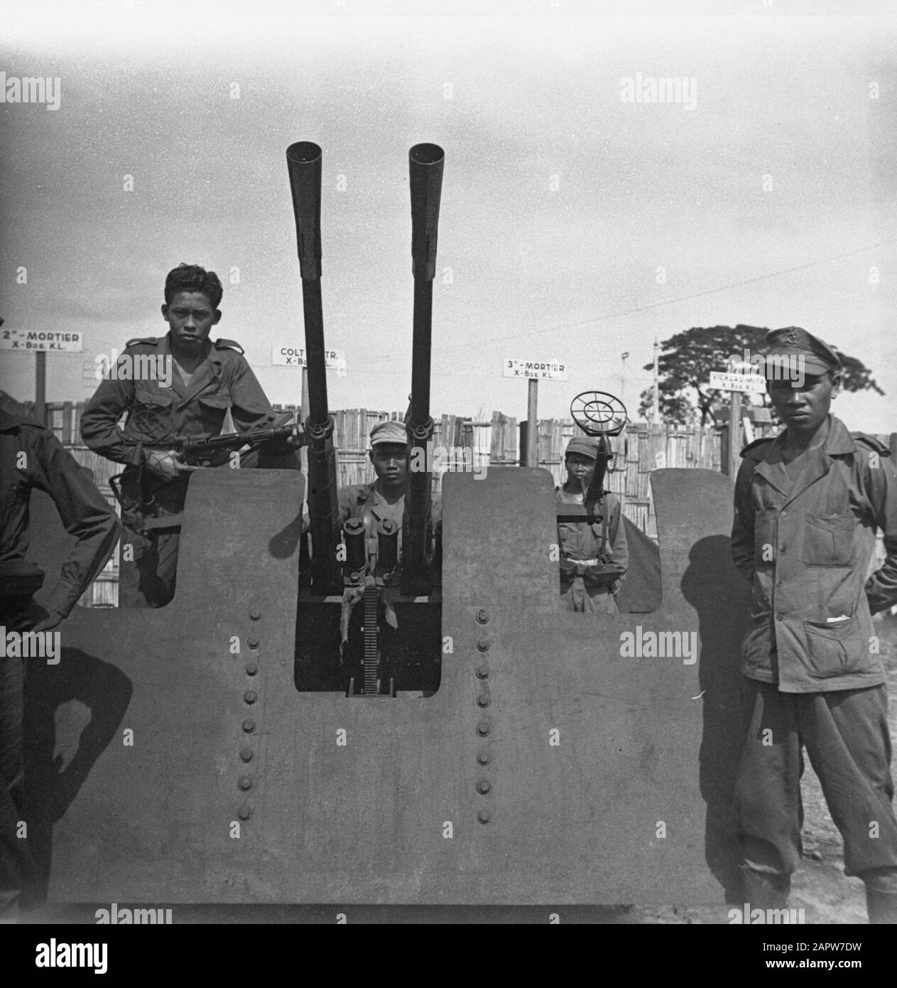 Knil posing hi-res stock photography and images - Alamy