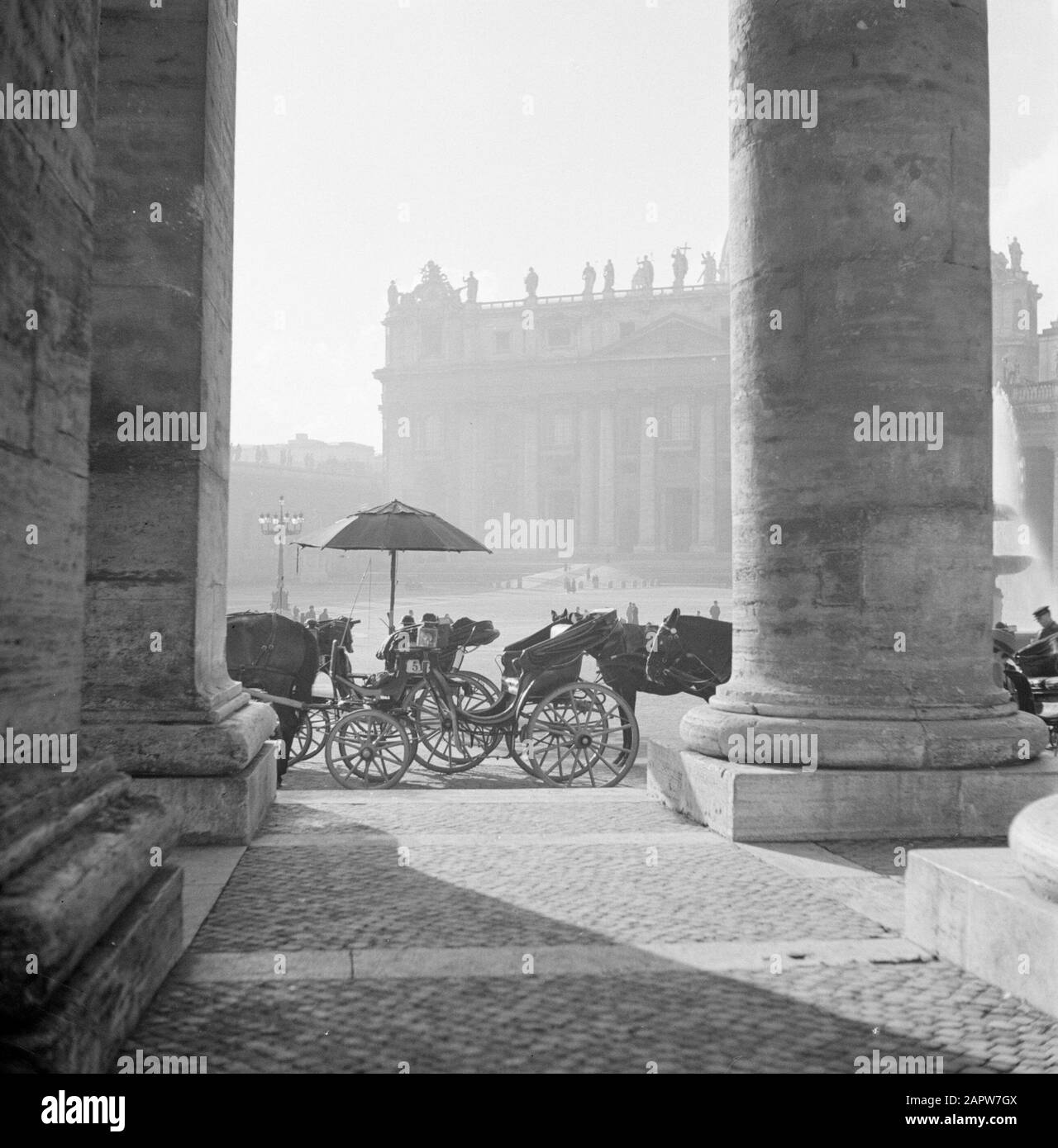 Vatican pillars Black and White Stock Photos & Images - Alamy