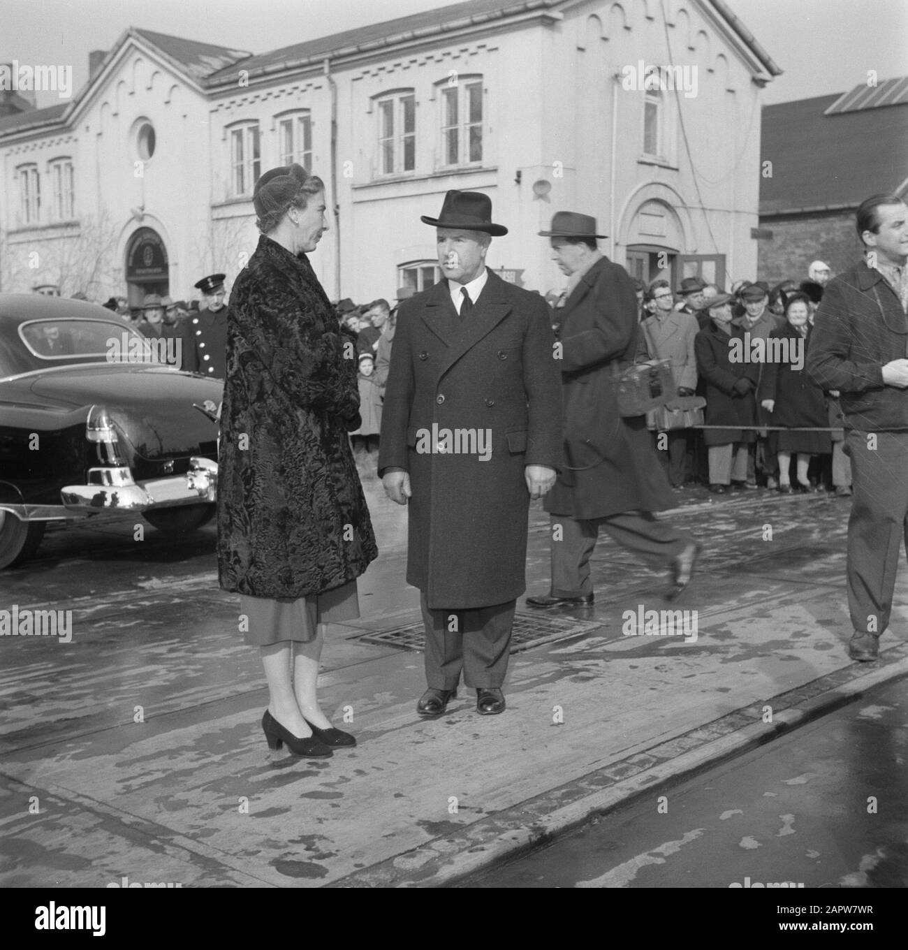 King Frederick IX and Queen Ingrid of Denmark take their children off ...