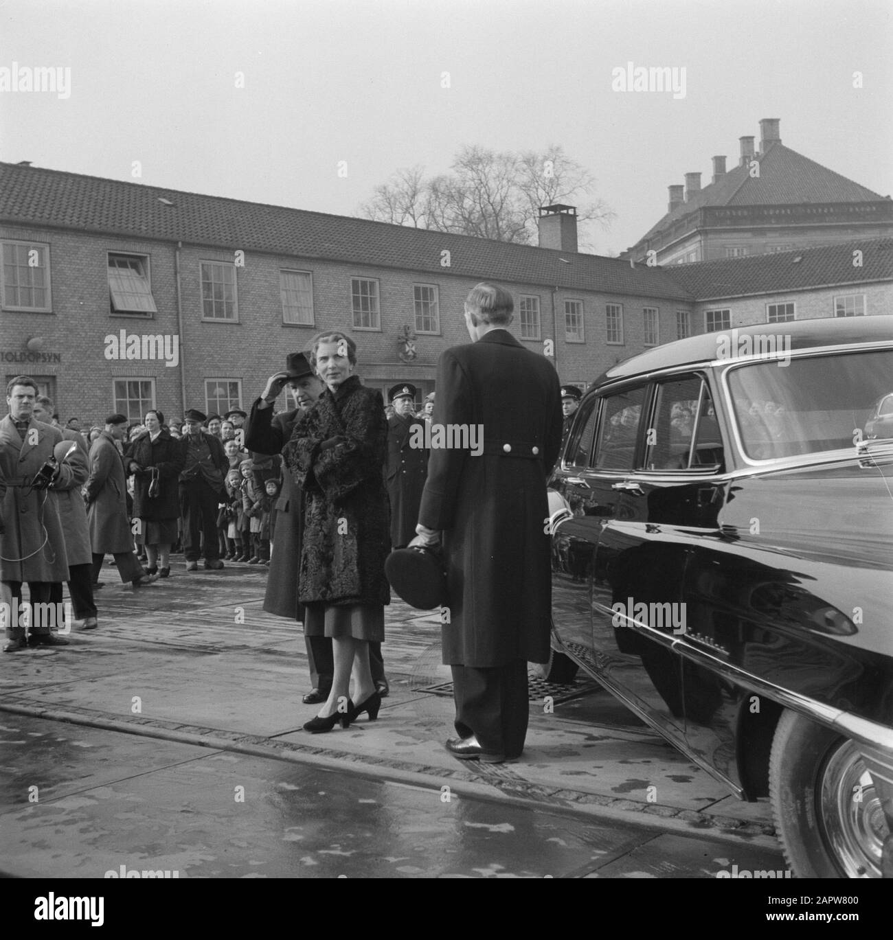 King Frederick IX and Queen Ingrid of Denmark take their children off ...