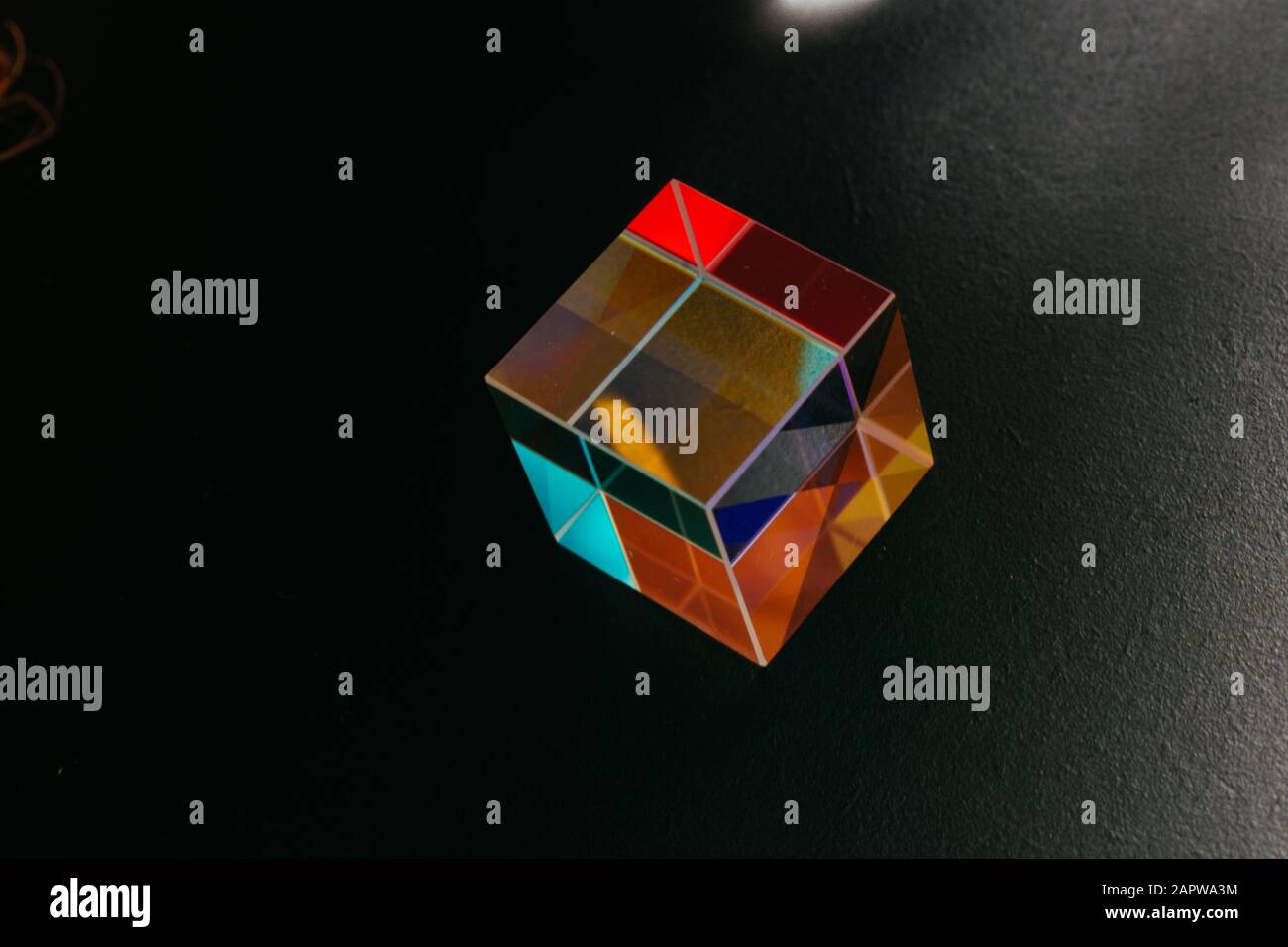 Light ray box experiment hi-res stock photography and images - Alamy