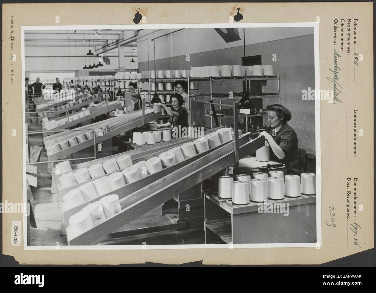 1950s factory hi-res stock photography and images - Alamy