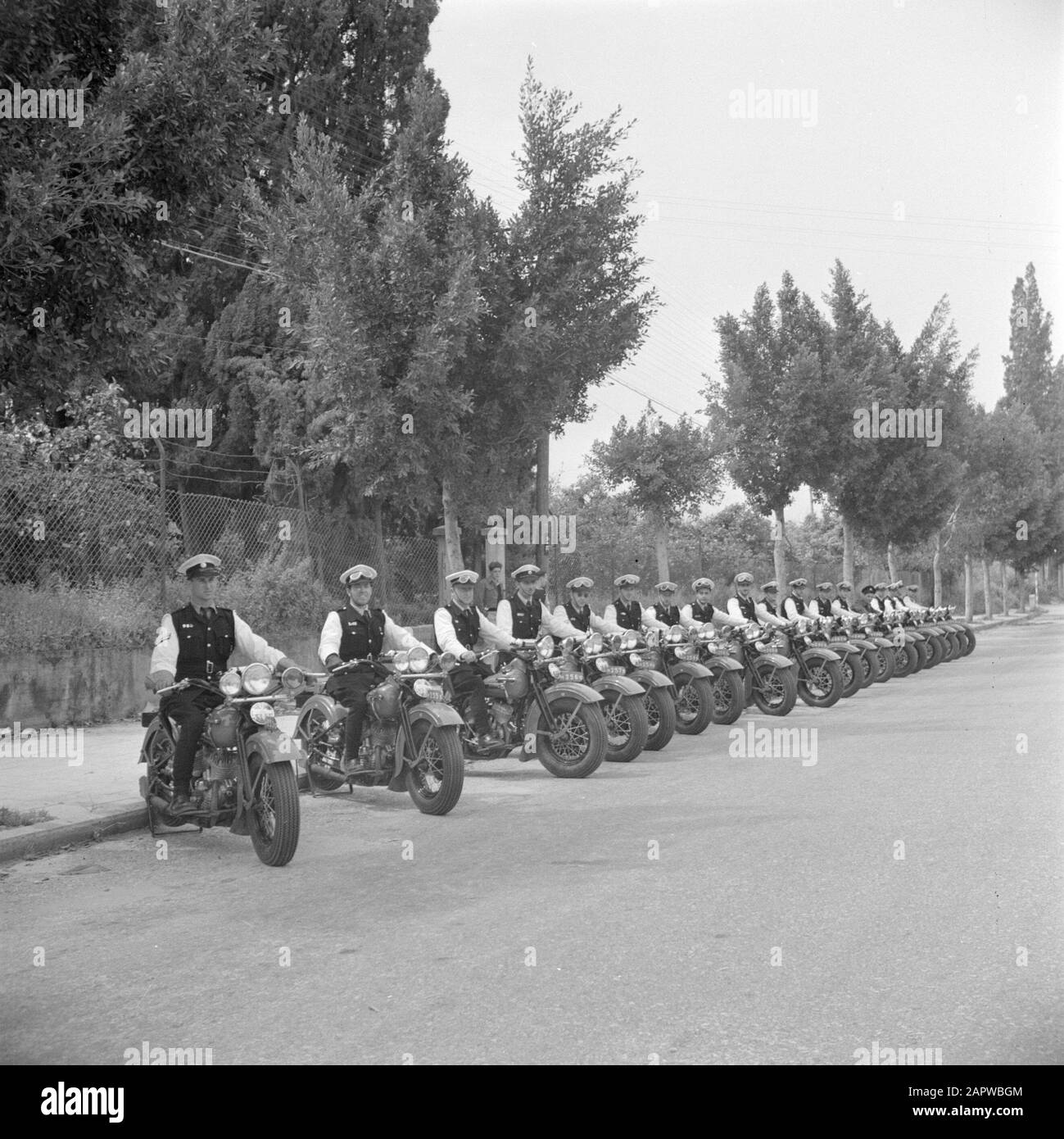 Motorcycle police 1940s hi-res stock photography and images - Alamy