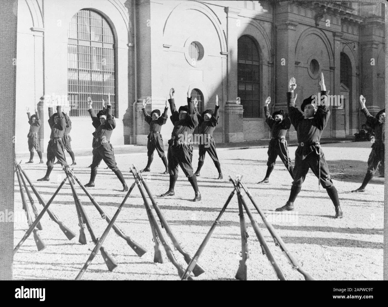 Military physical exercises hi-res stock photography and images - Alamy