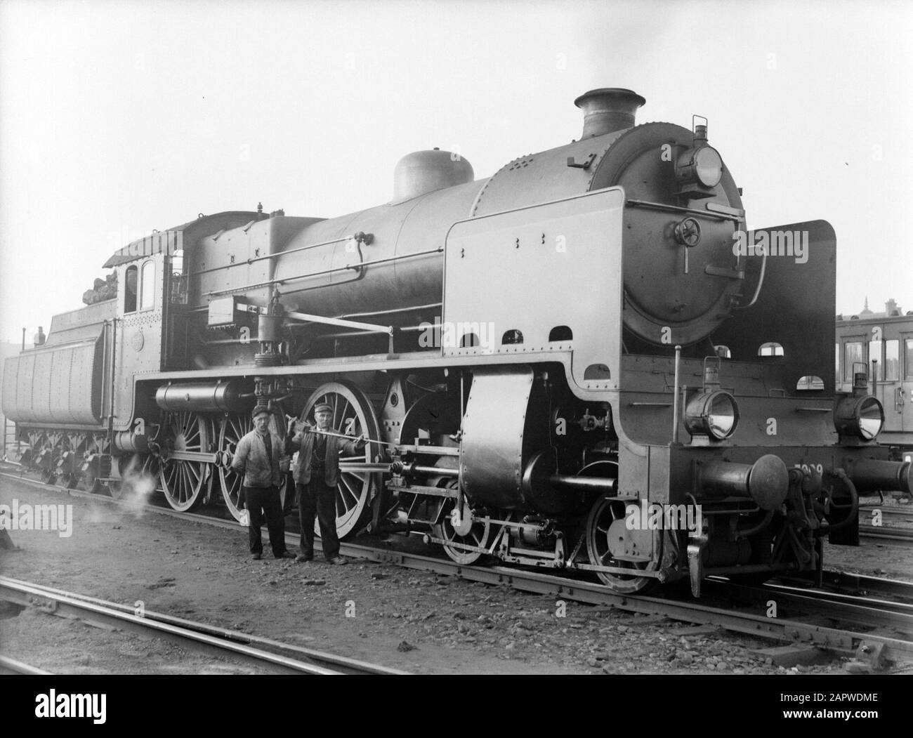 Central station dutch railways Black and White Stock Photos & Images ...
