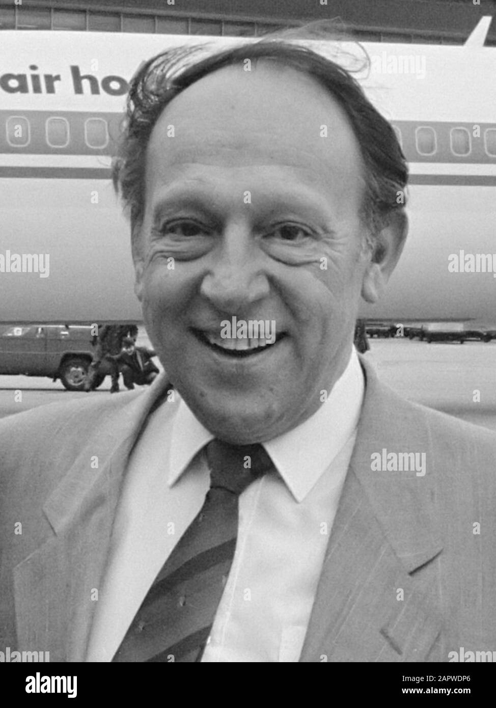 Air Holland neemt op Schiphol Boeing 727 in gebruik; dr. John Block met ...