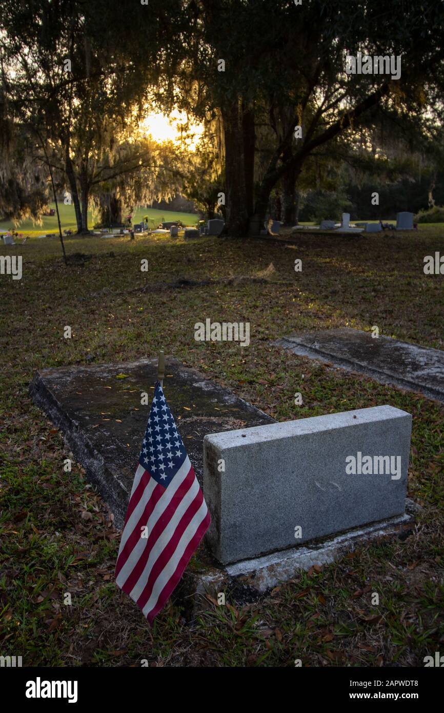 Tombstones graveyard sunset hi-res stock photography and images - Alamy