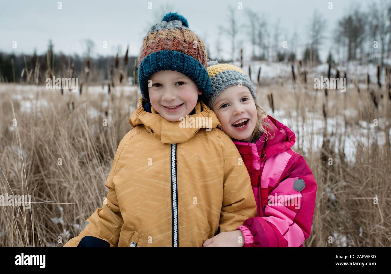 Kids playing outside in spring hi-res stock photography and images - Alamy
