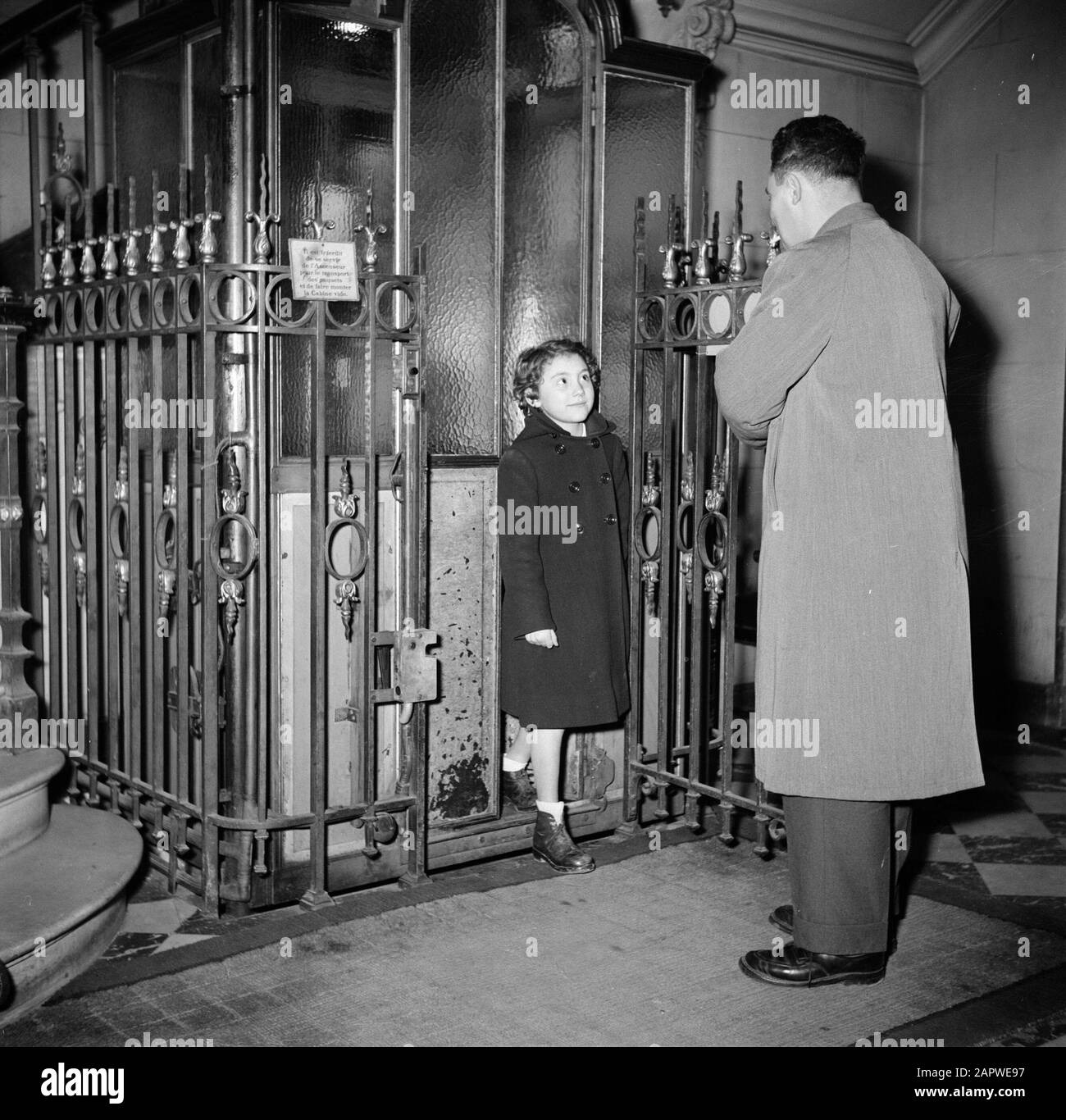 Elevators girl hi-res stock photography and images - Alamy