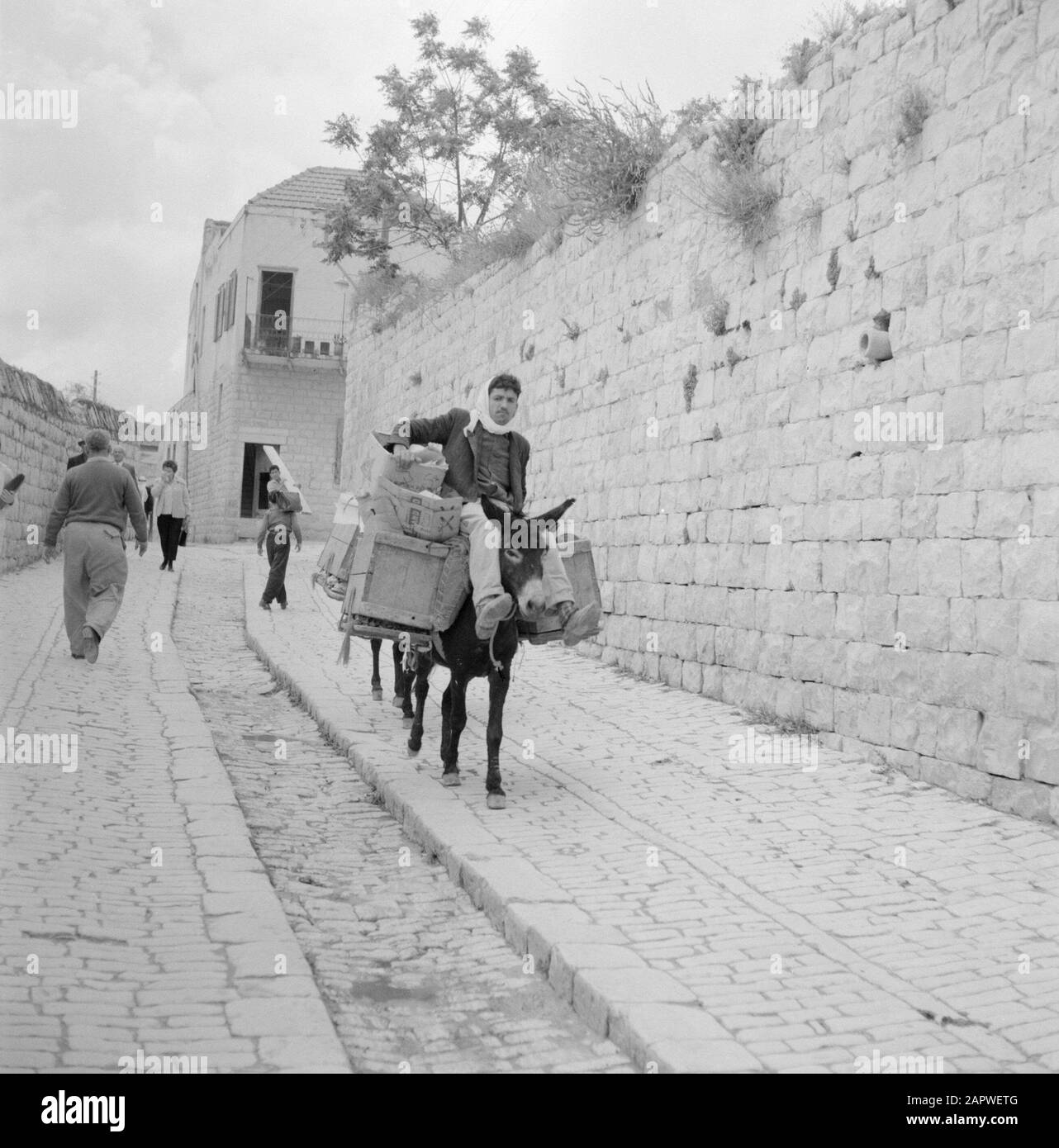 Past pedestrians hi-res stock photography and images - Alamy