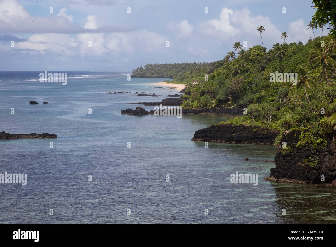 Fringing reef hi-res stock photography and images - Alamy