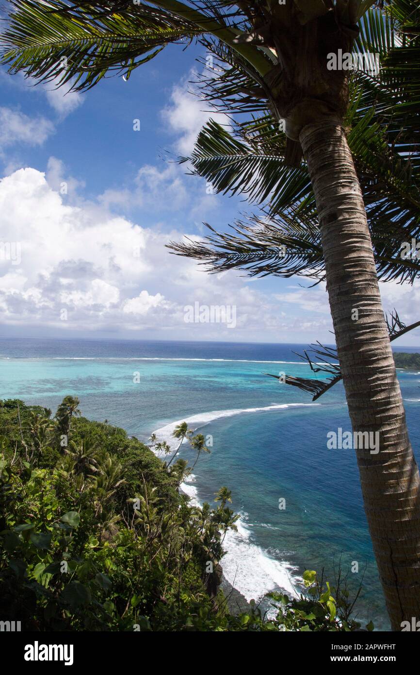 Fringing reef hi-res stock photography and images - Alamy