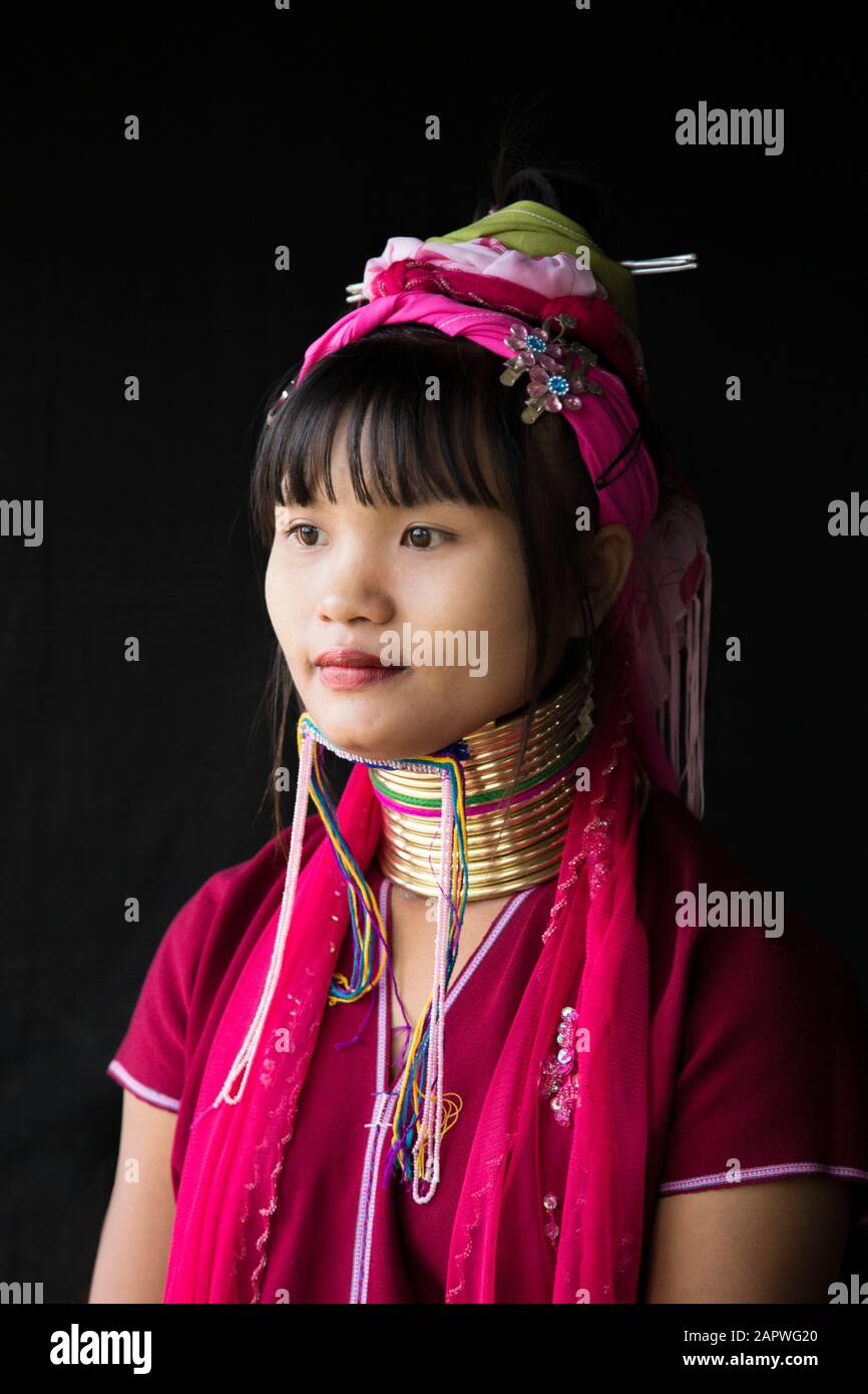 Long neck tribe hi-res stock photography and images - Alamy