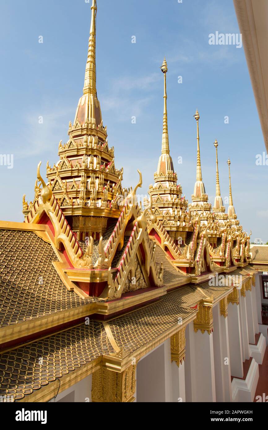 Wat Ratchanatdaram's (Loha Prasat) golden towers and architecture Stock ...