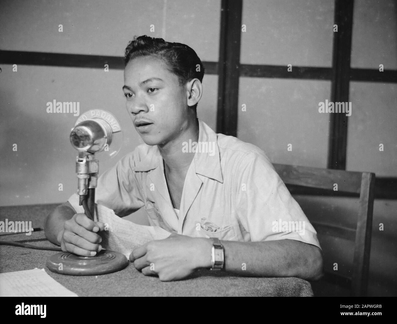 Radio announcer Black and White Stock Photos & Images - Alamy
