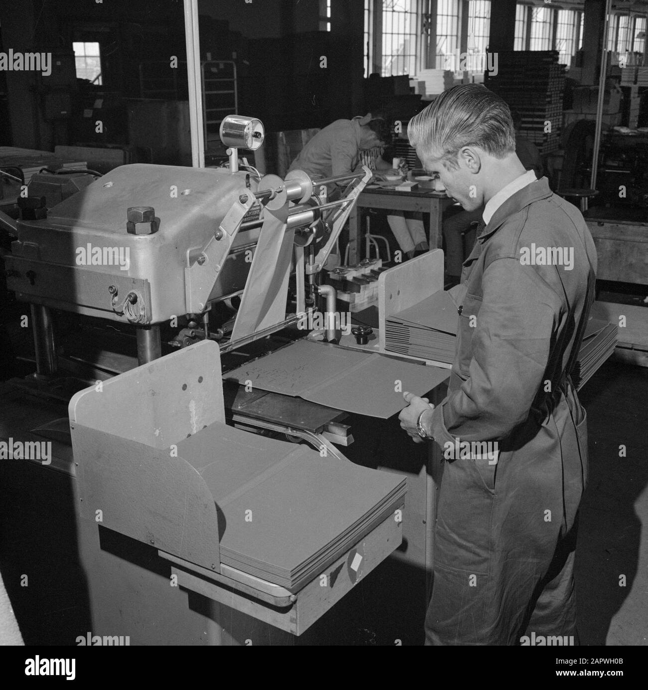 Bookbinding machines hi-res stock photography and images - Alamy