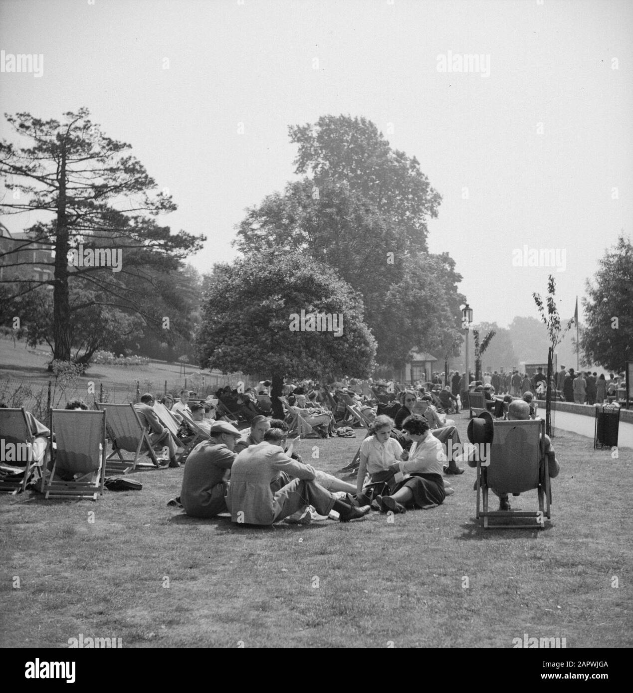 Many people in public Black and White Stock Photos & Images - Alamy