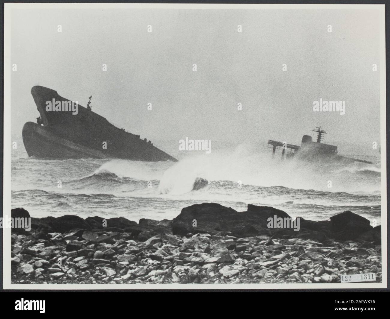 pollution Date: undated Location: France Keywords: pollution, oil ...