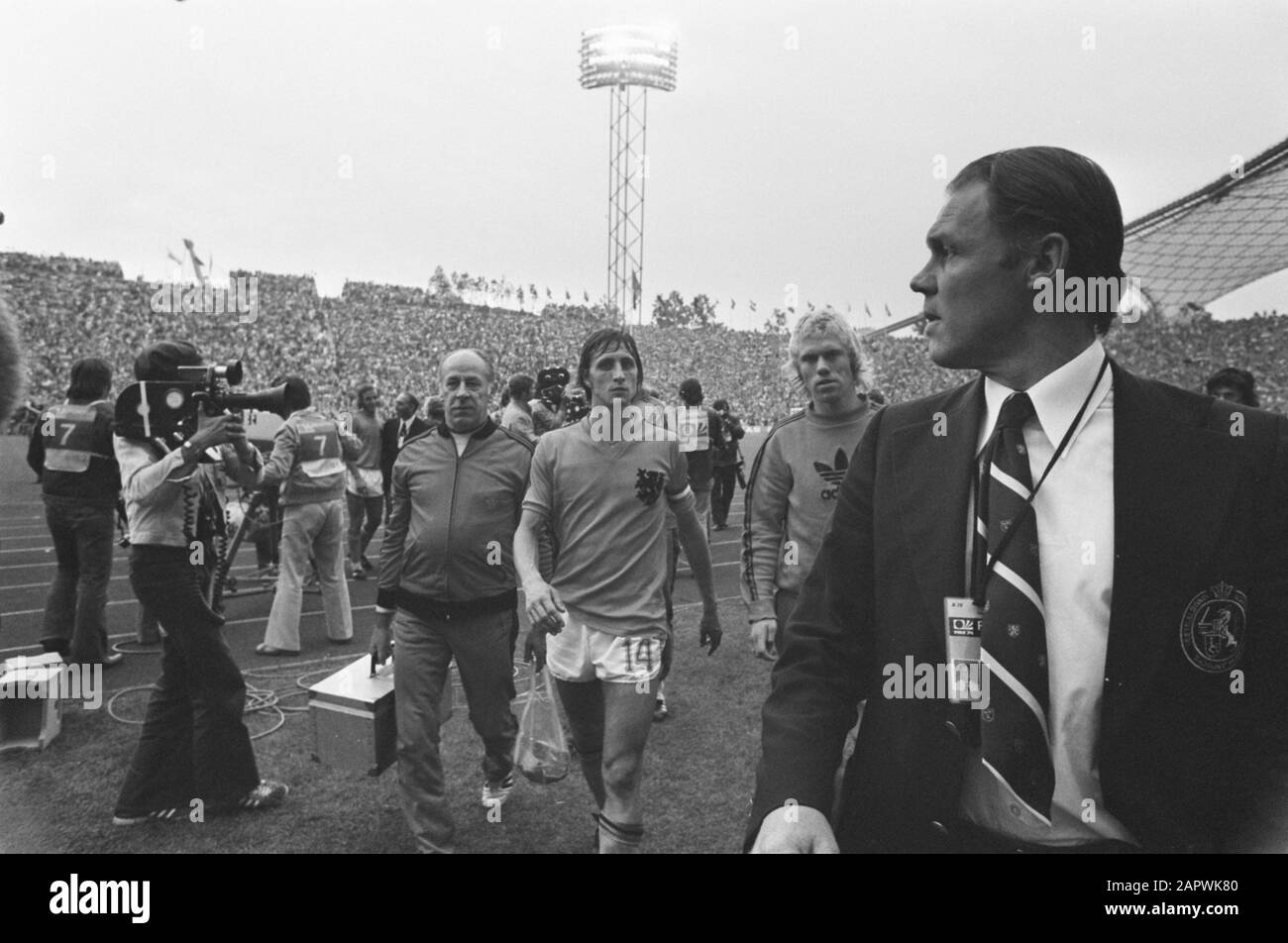Cruyff 1974 hi-res stock photography and images - Alamy
