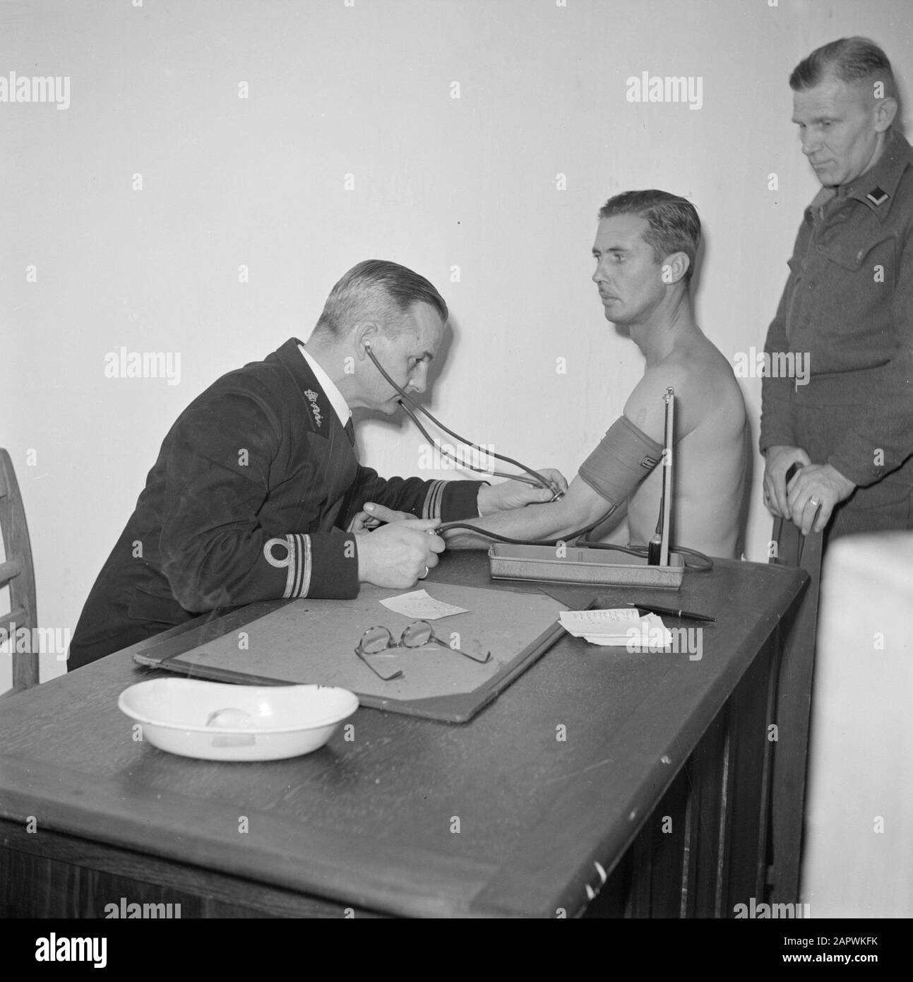 Military inspection hi-res stock photography and images - Alamy