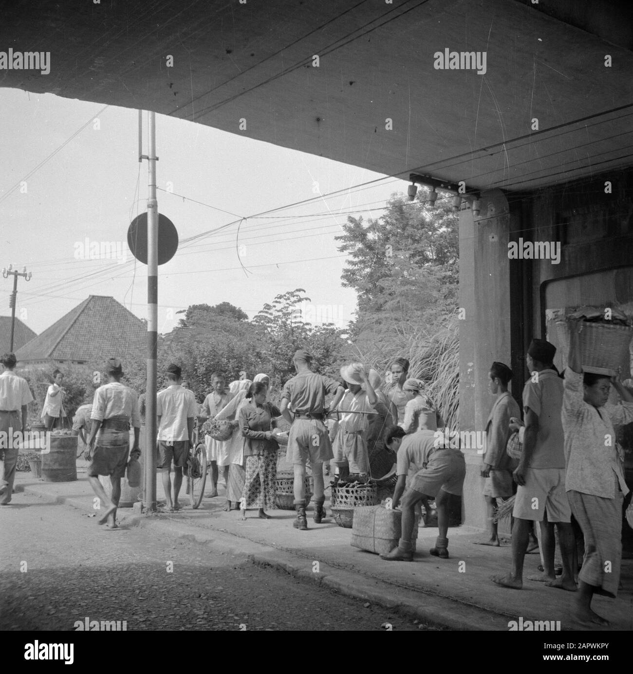 War Volunteers in Malacca and Indonesia Military check the cargo of ...