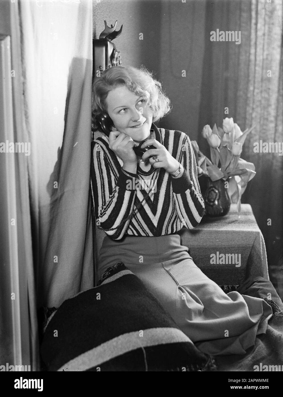 Reportage model Model Eva Waldschmidt on the phone Date: 1933 Keywords ...