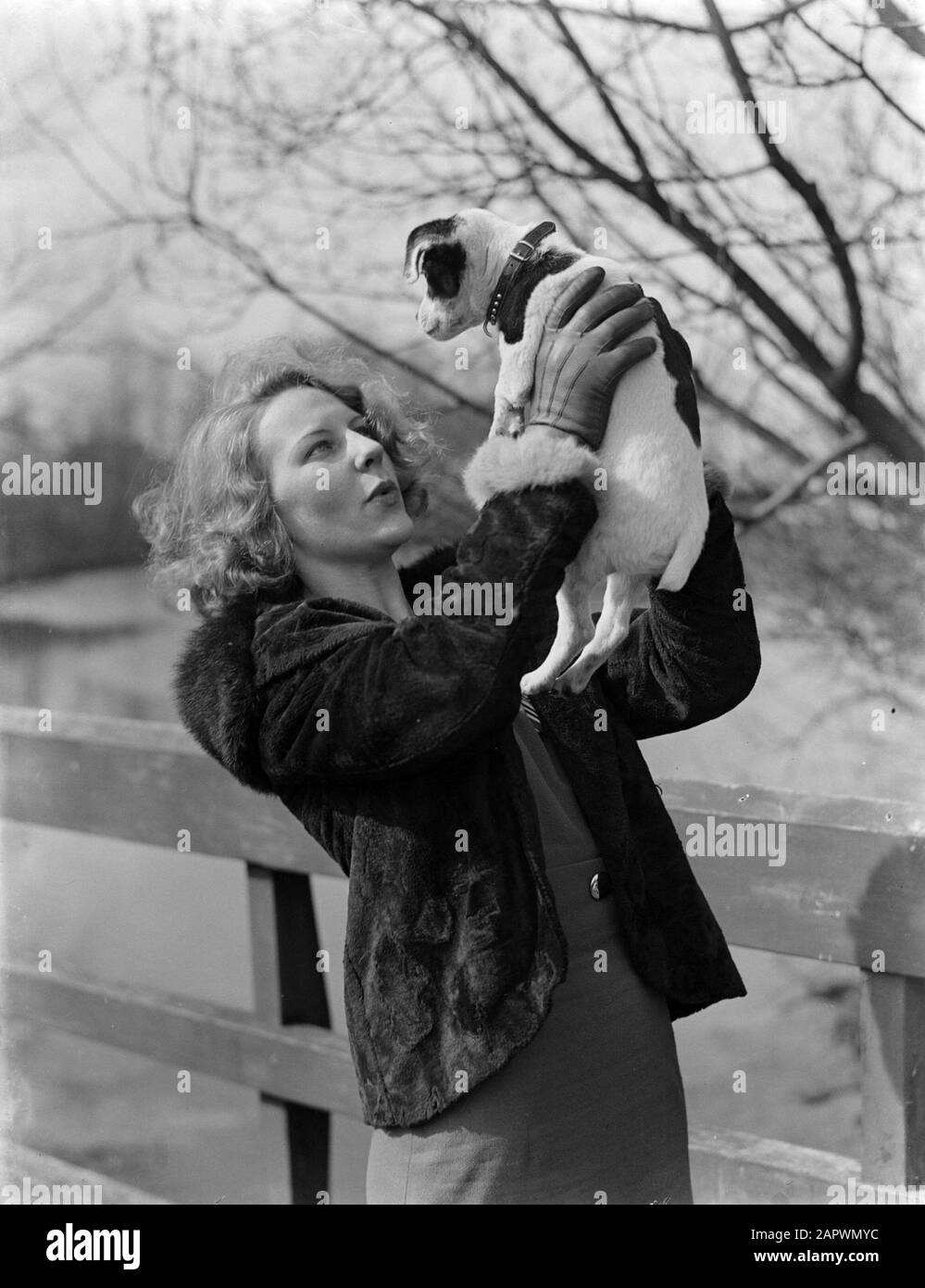 Reportage model Model Eva Waldschmidt with a dog Date: 1932 Keywords ...