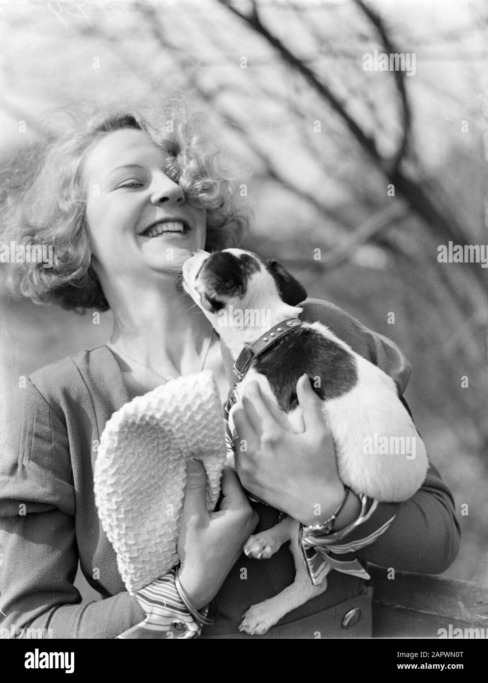 Reportage model Model Eva Waldschmidt with a dog Date: 1932 Keywords ...