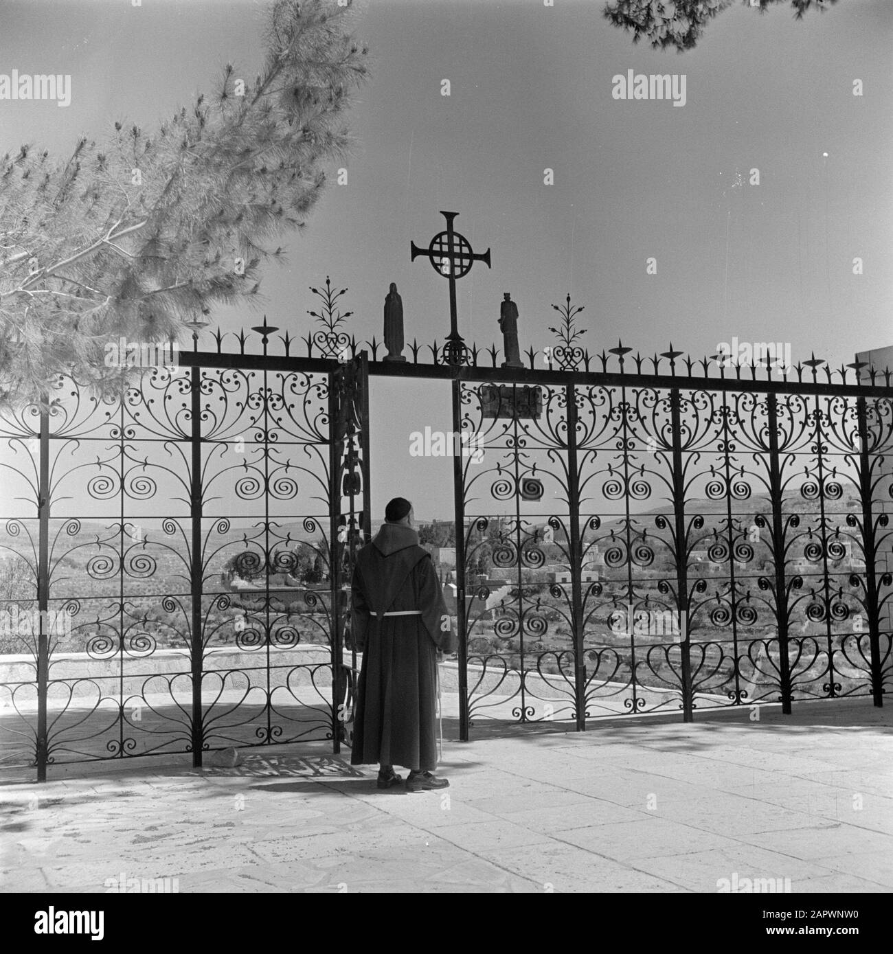 Franciscan monks robes hi-res stock photography and images - Alamy