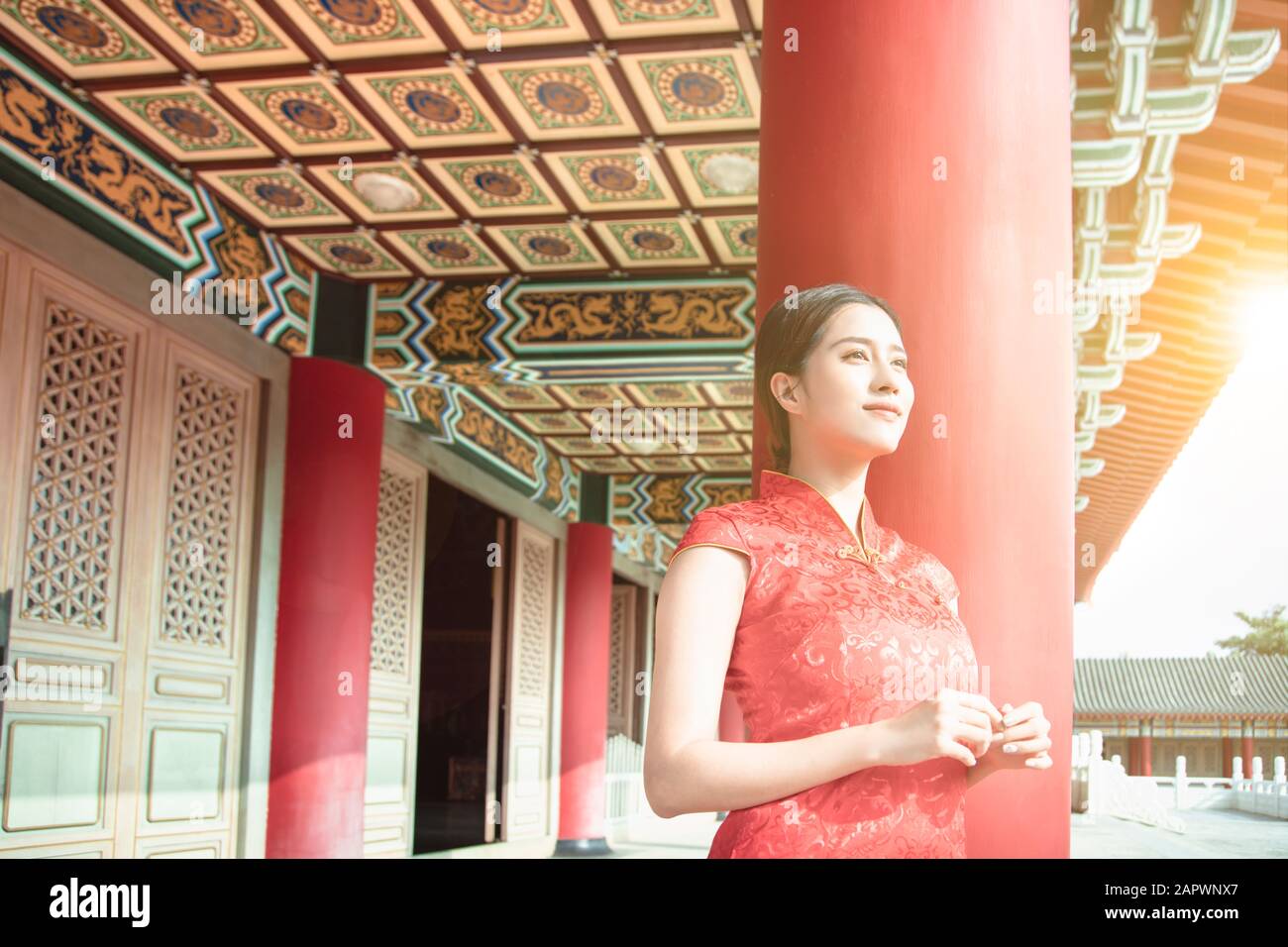 Asian young woman in traditional Chinese dresses in the Temple Stock ...