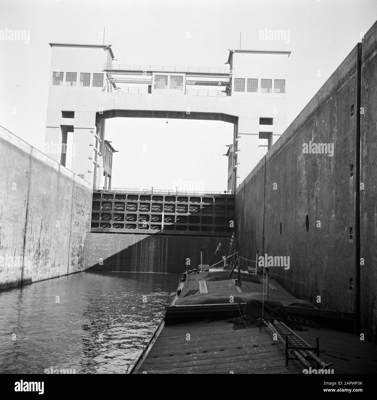 Inland waterways in france hi-res stock photography and images - Alamy