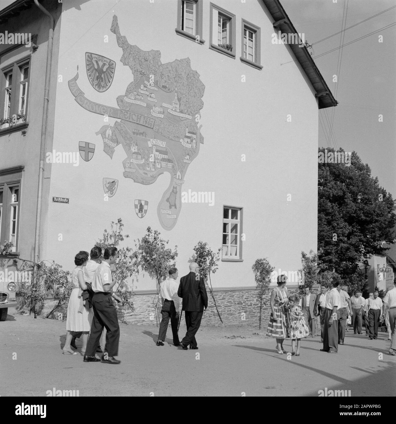 Moselle: Costume and wine festival Wall painting depicting the kingdom ...