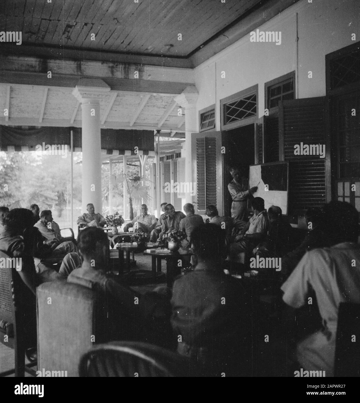 General Spoor in Palembang:posts in West Sumatra Date: 1947/01/01 ...