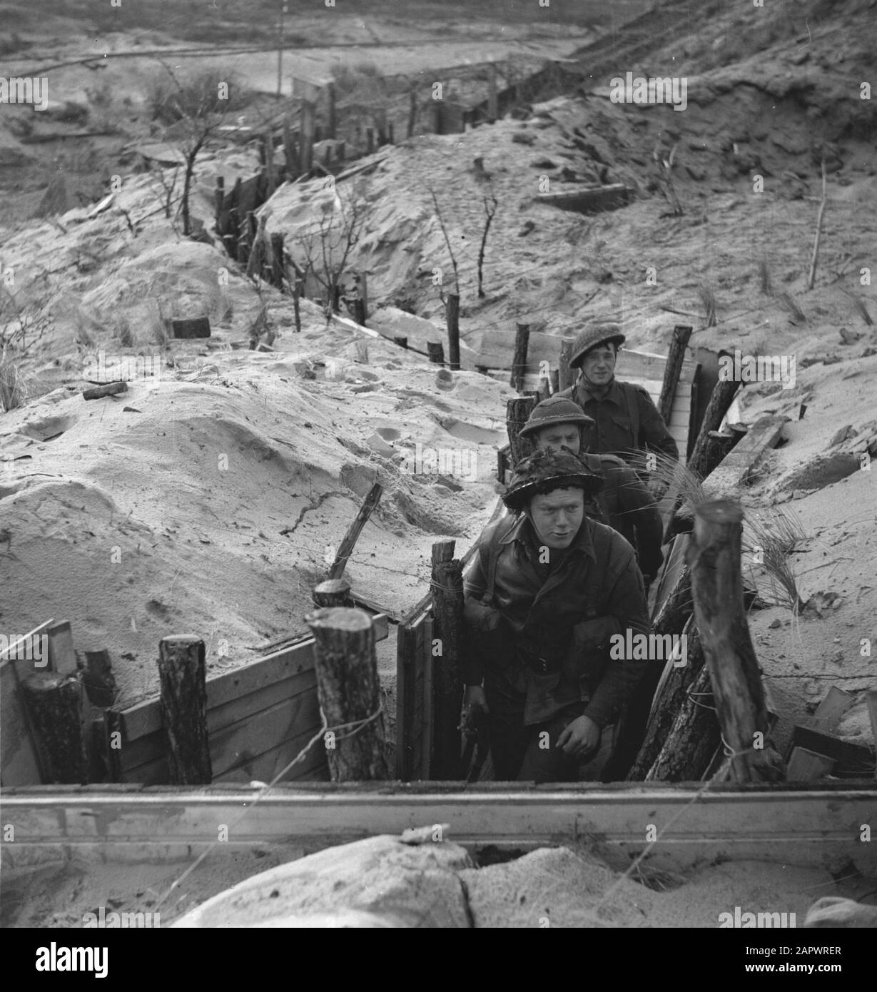 ned. troops liberate netherlands, they sleep in German built bunkers ...