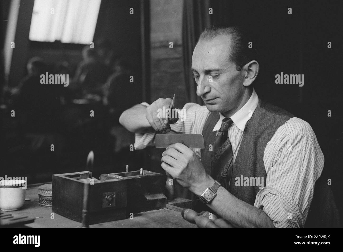 HIE [Holland in England]/Anefo London series Dutch diamond workers in ...