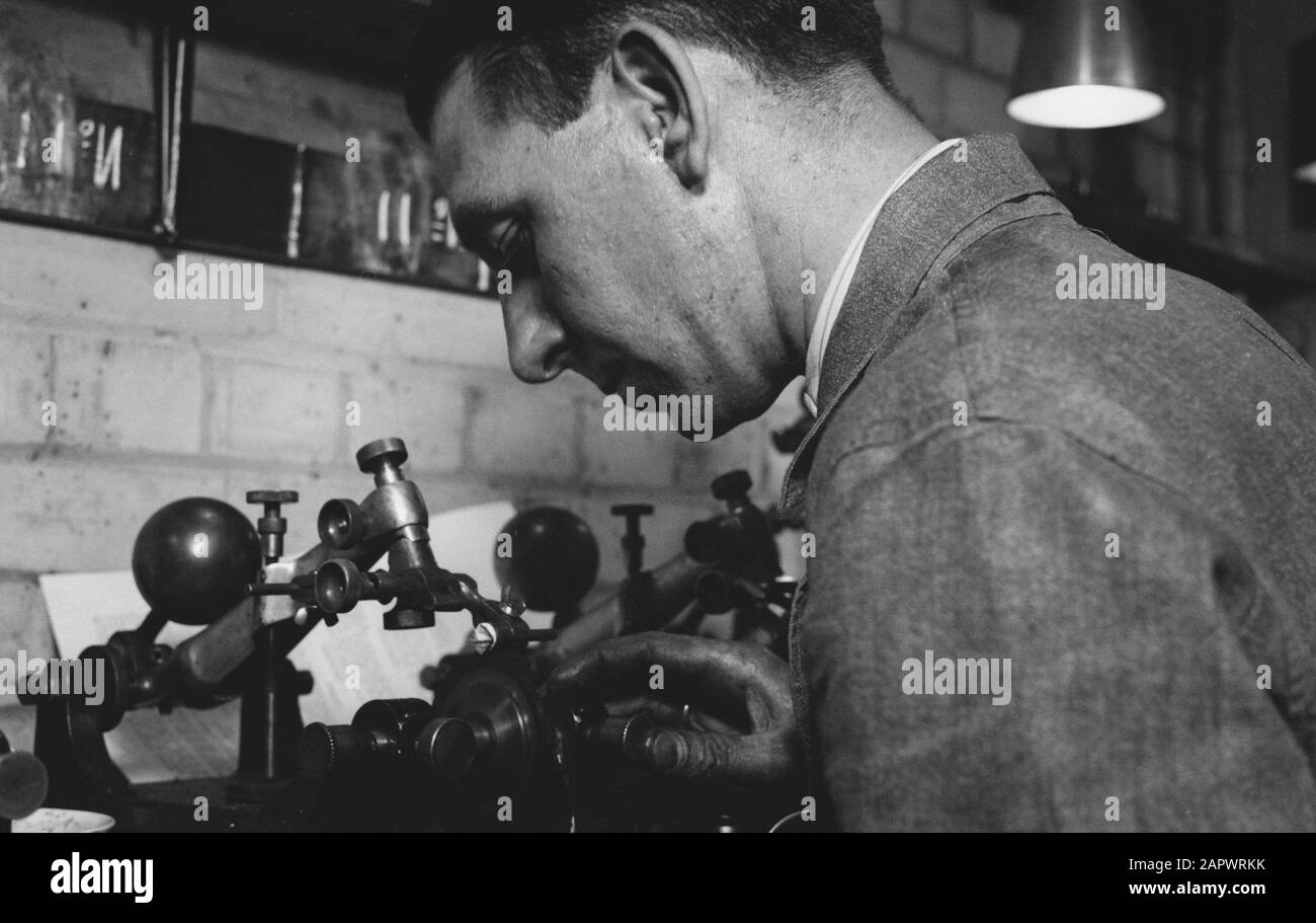 HIE [Holland in England]/Anefo London series Dutch diamond workers in ...