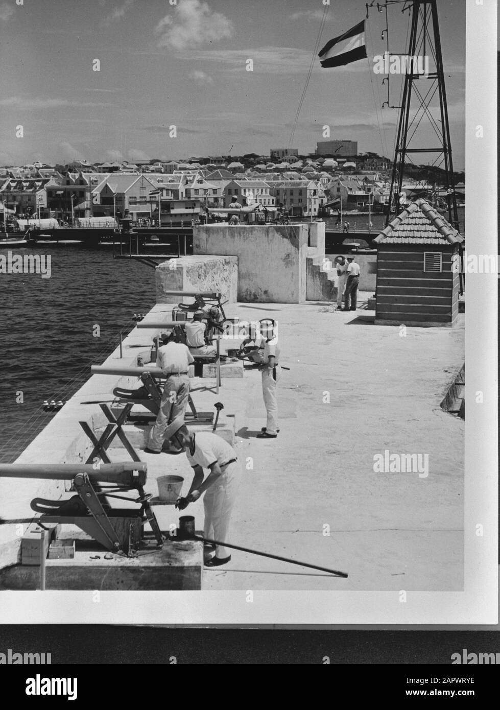 Wi [West Indies]/Anefo London series Dutch naval unit exercises with ...